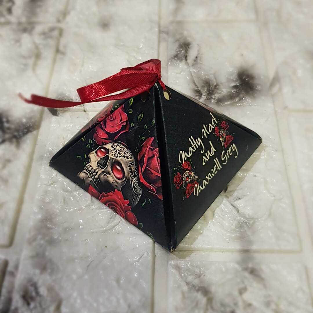 Gothic Wedding Coffin Favour Box, Skull Piramid Box, Horror Till Death ...