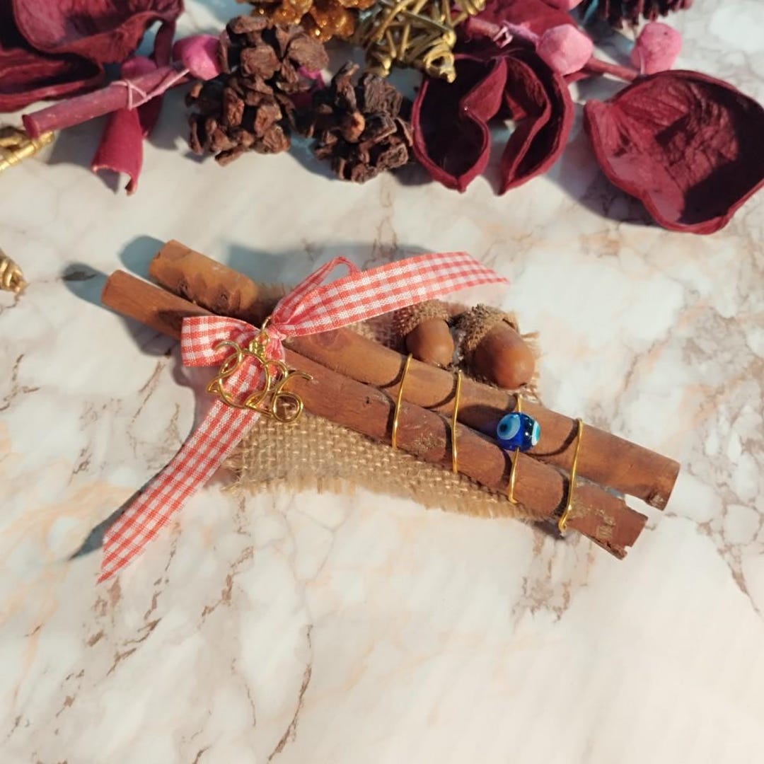 Gouri 2026 Christmas Lucky Charm. Charm With Cinnamon and Acorns ...