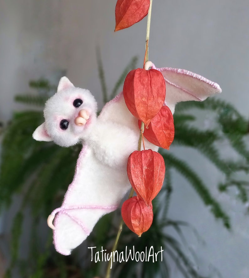 Needle Felted White Bat: Realistic Wool Vampire Bat, Gothic Halloween ...
