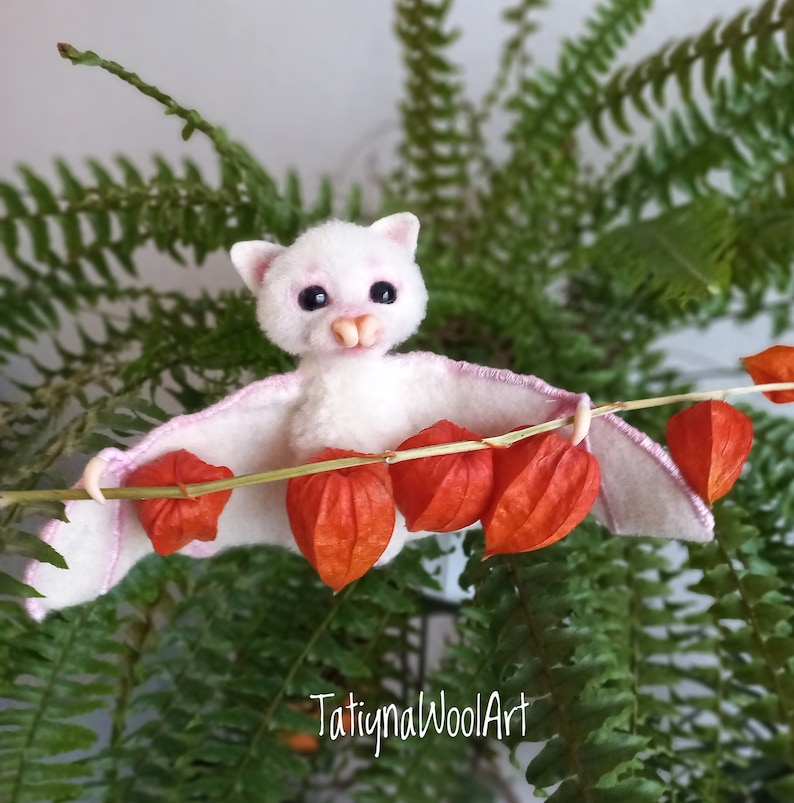 Needle Felted White Bat: Realistic Wool Vampire Bat, Gothic Halloween ...