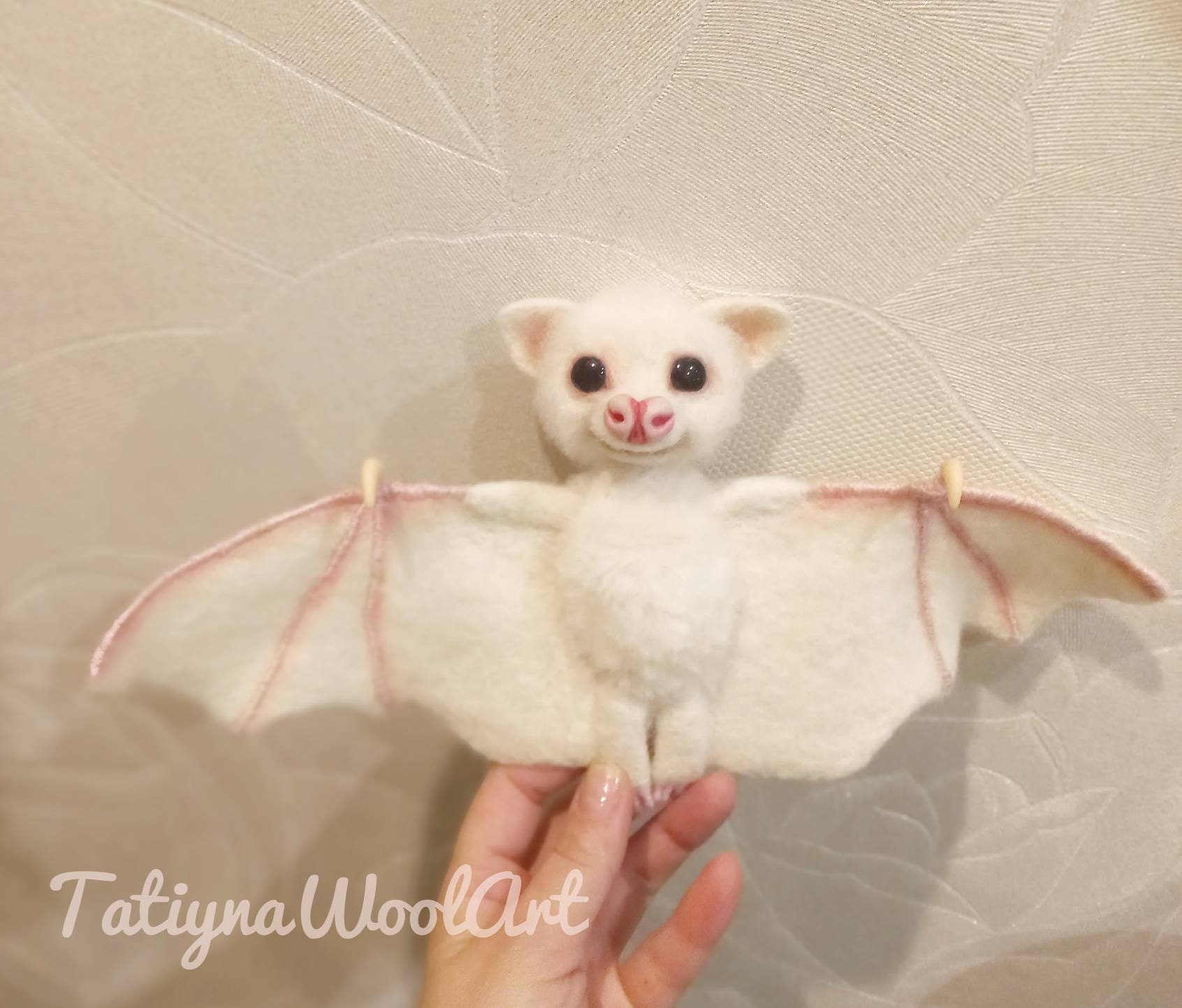 Needle Felted Realistic White Bat. Vampire Bat. Gothic Gift - Etsy