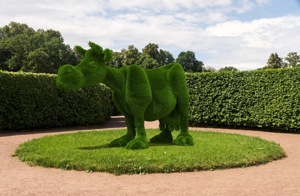 Outdoor Cartoon Cow Topiary Green Figures Covered in Artificial Grass ...