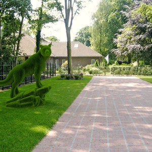 Wolf Howling and Turned Head Topiary Sculpture Outdoor Artificial Grass ...