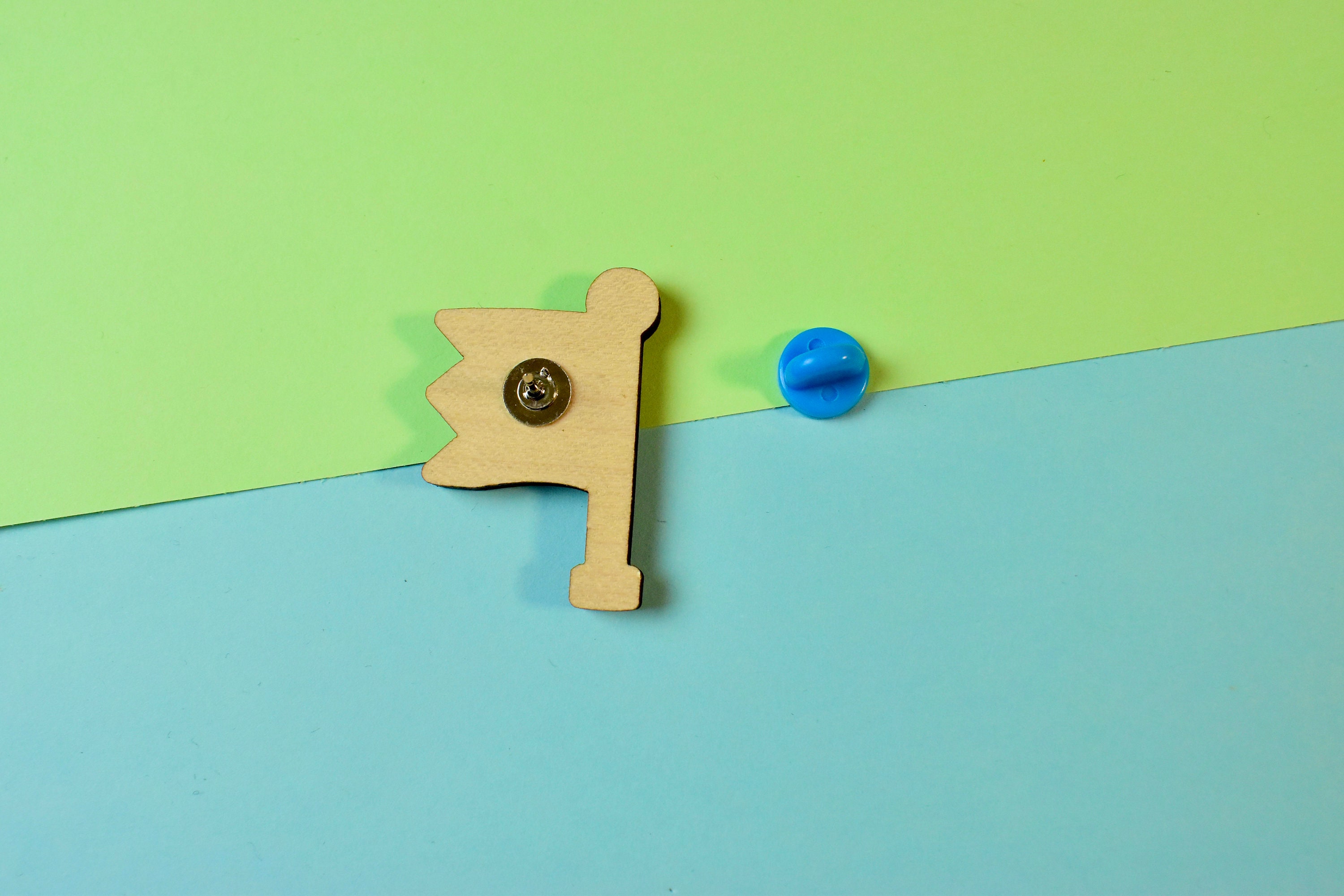 Princess Peach Checkpoint Flag Pin - Super Mario Bros Checkpoint ...