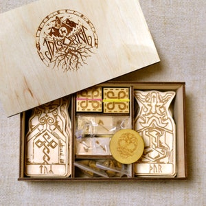 Orlog Game Set 20 Gods, 12 Dice, 30 Tokens, 30 Stones, 1 Wooden Box ...
