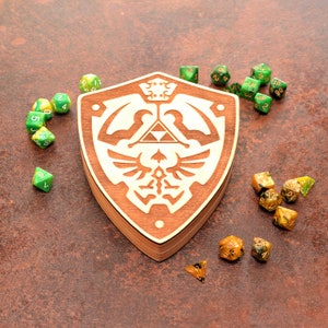Hylian Shield Dice Box Set: Legend of Zelda Wooden Dice Tray - Etsy