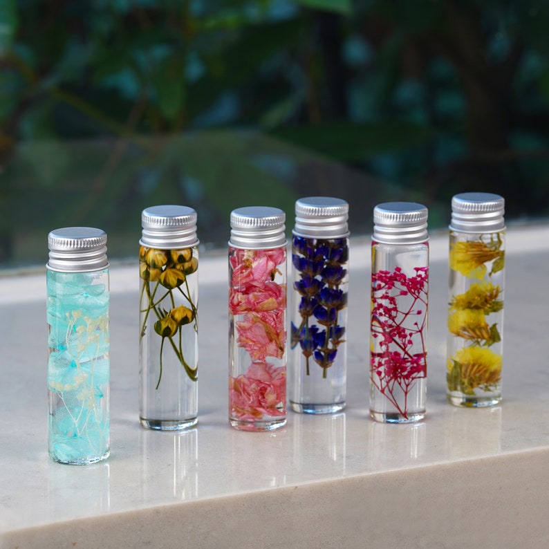 Set of 4 Mini Herbarium Bottles Mother's Day Gift - Etsy