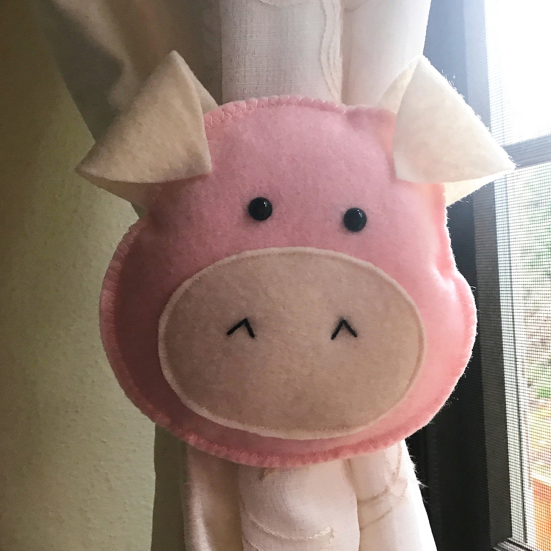 Liannas Pink and Cream Piggy Curtain Tieback, 5x5 Inches, Kids Room ...