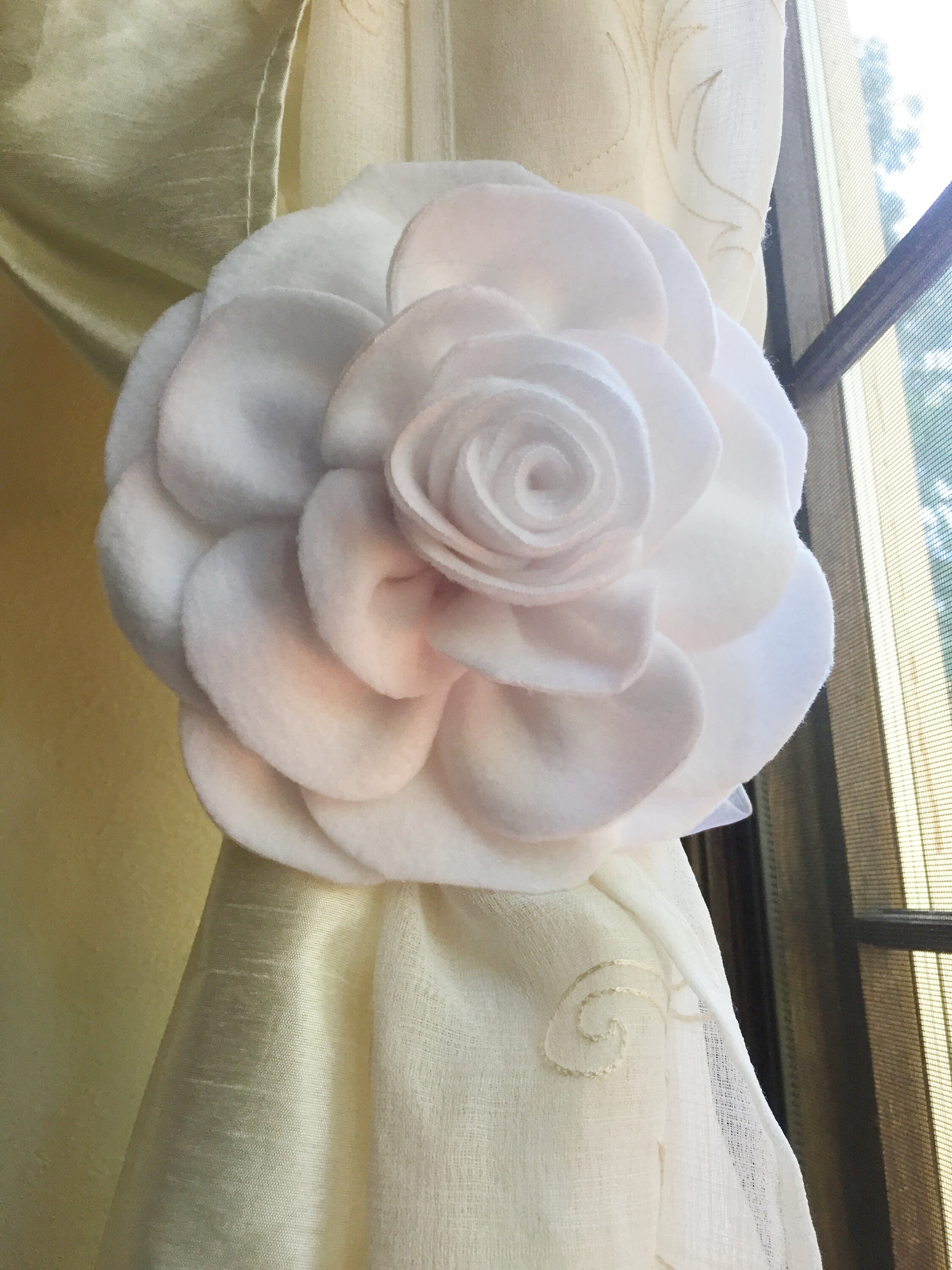 Liannas White Rose Curtain Tieback, Kids Home Flower Decoration, Floral ...