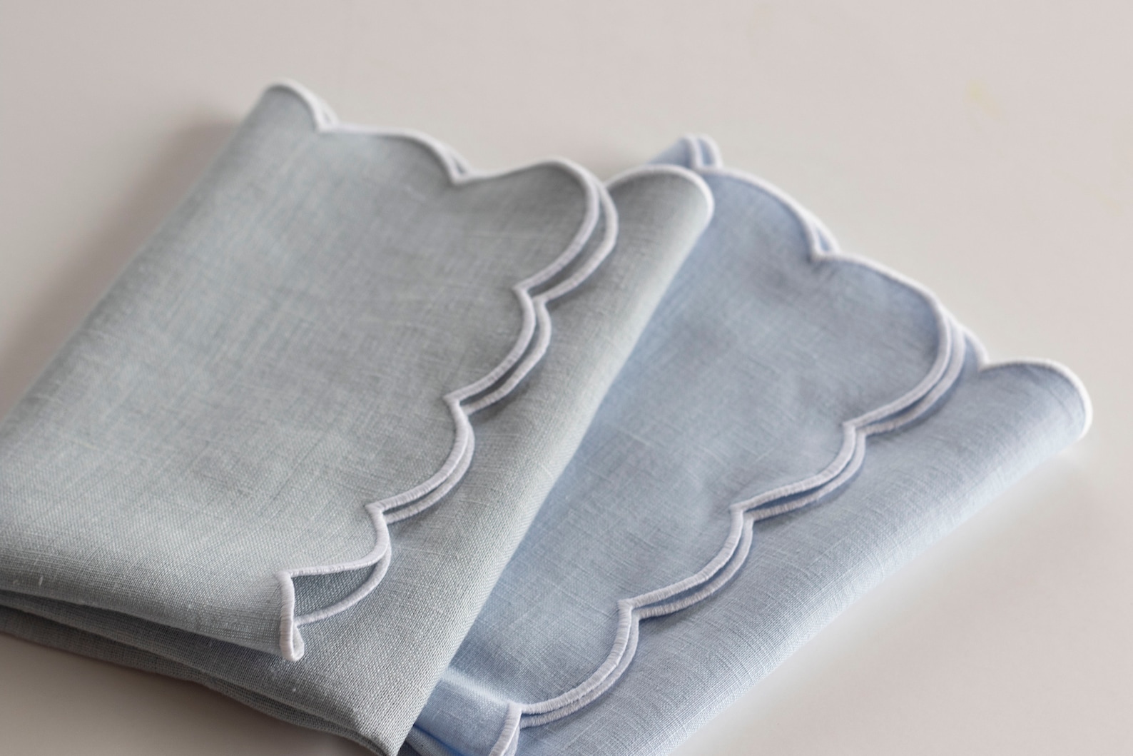 Spring Colorful Napkins With Scalloped Edges - Set of 2 | 18x18'' Size ...