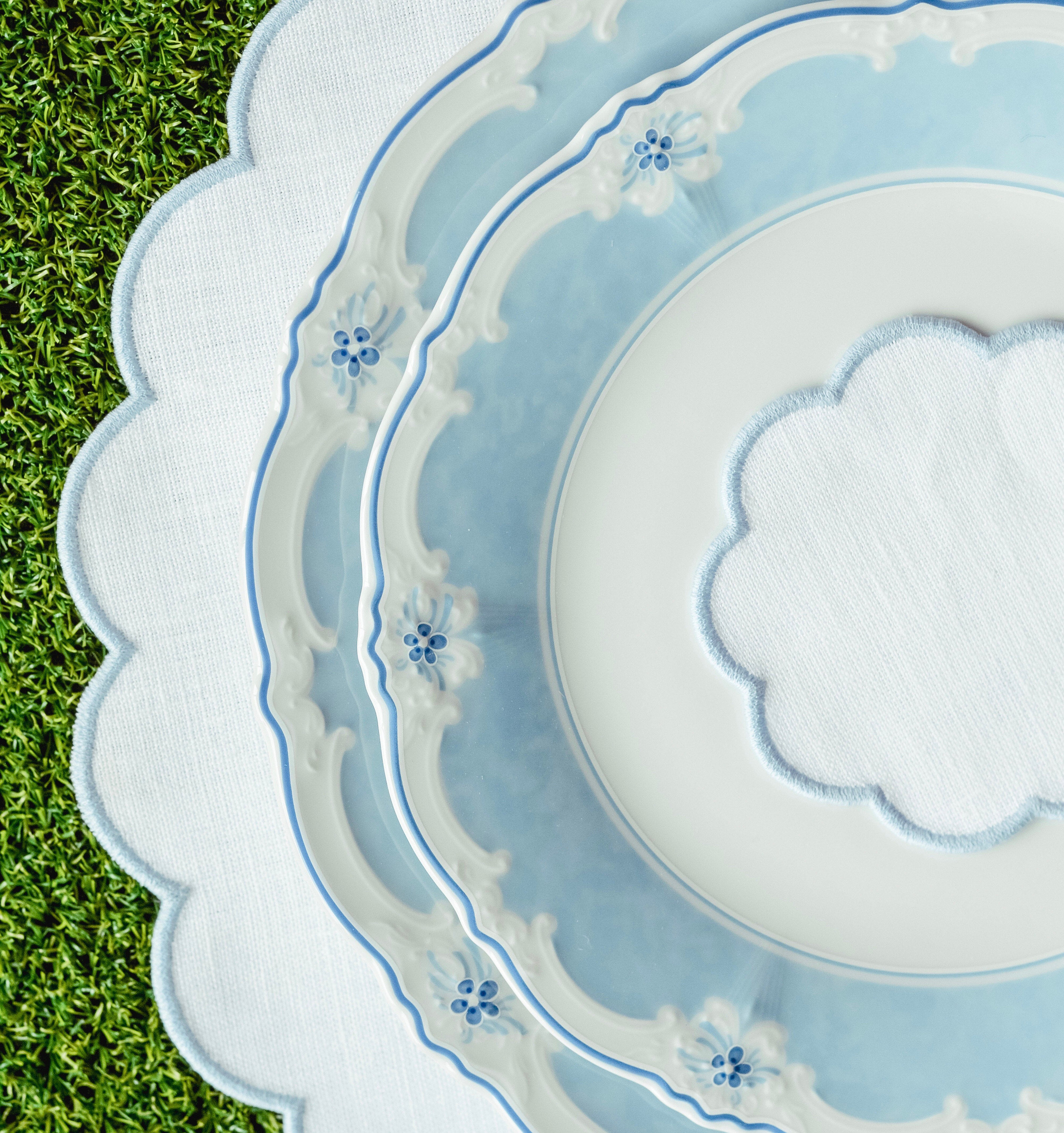 White Linen Round Table Mats With Scallop Edges in Blue for | Etsy