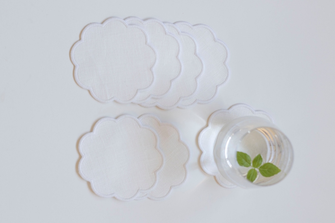 Scalloped White Linen Coasters, Round Drink Coasters, Set of 4/6/8 - Etsy