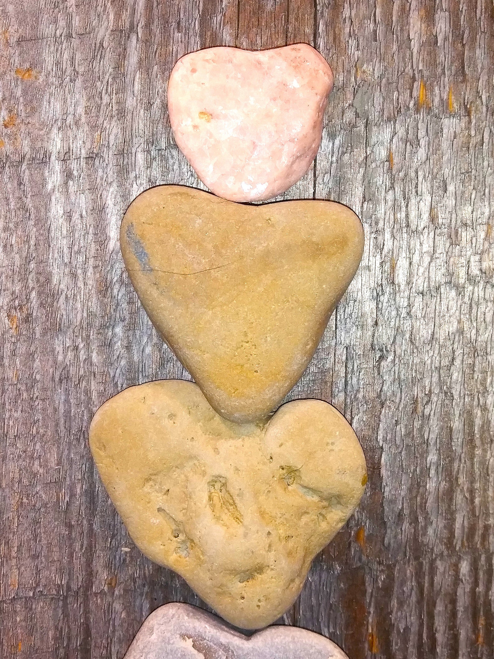 Heartline, Heart Shaped Beach Stone Wall Décor - Etsy