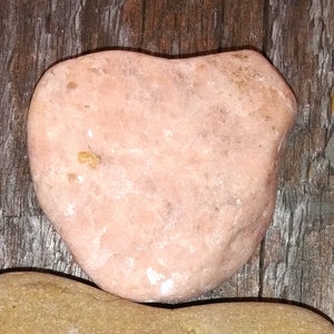Heartline, Heart Shaped Beach Stone Wall Décor - Etsy