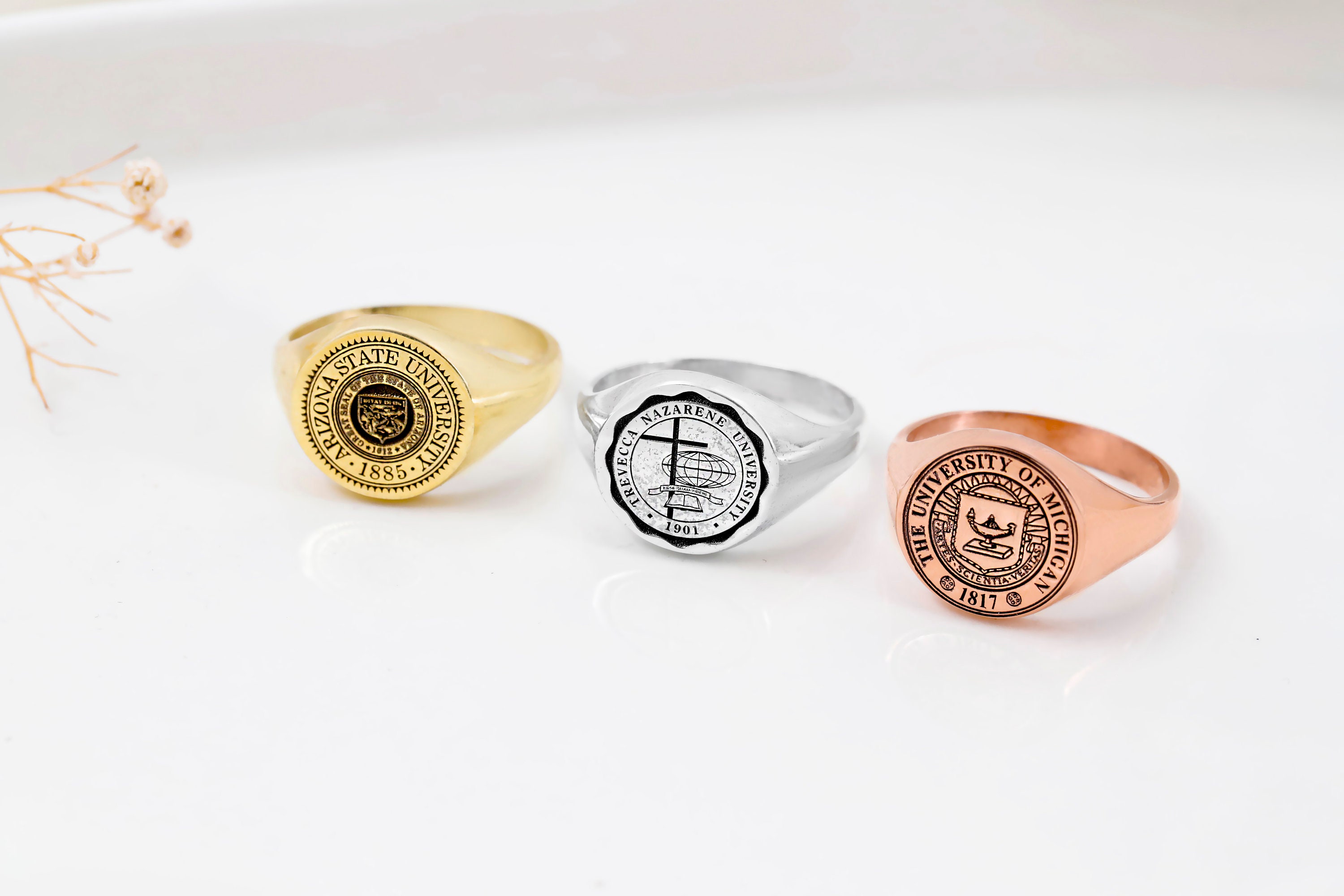 Custom College Class Ring in 14K Solid Gold • School Ring Custom College Class Ring in 14K Solid Gold • School Ring