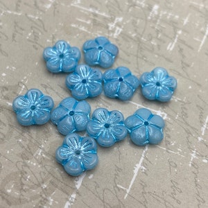 Daisy Blossom Flower Bead Cups | 10mm | Set of Eight (8) | Pale Chalk ...