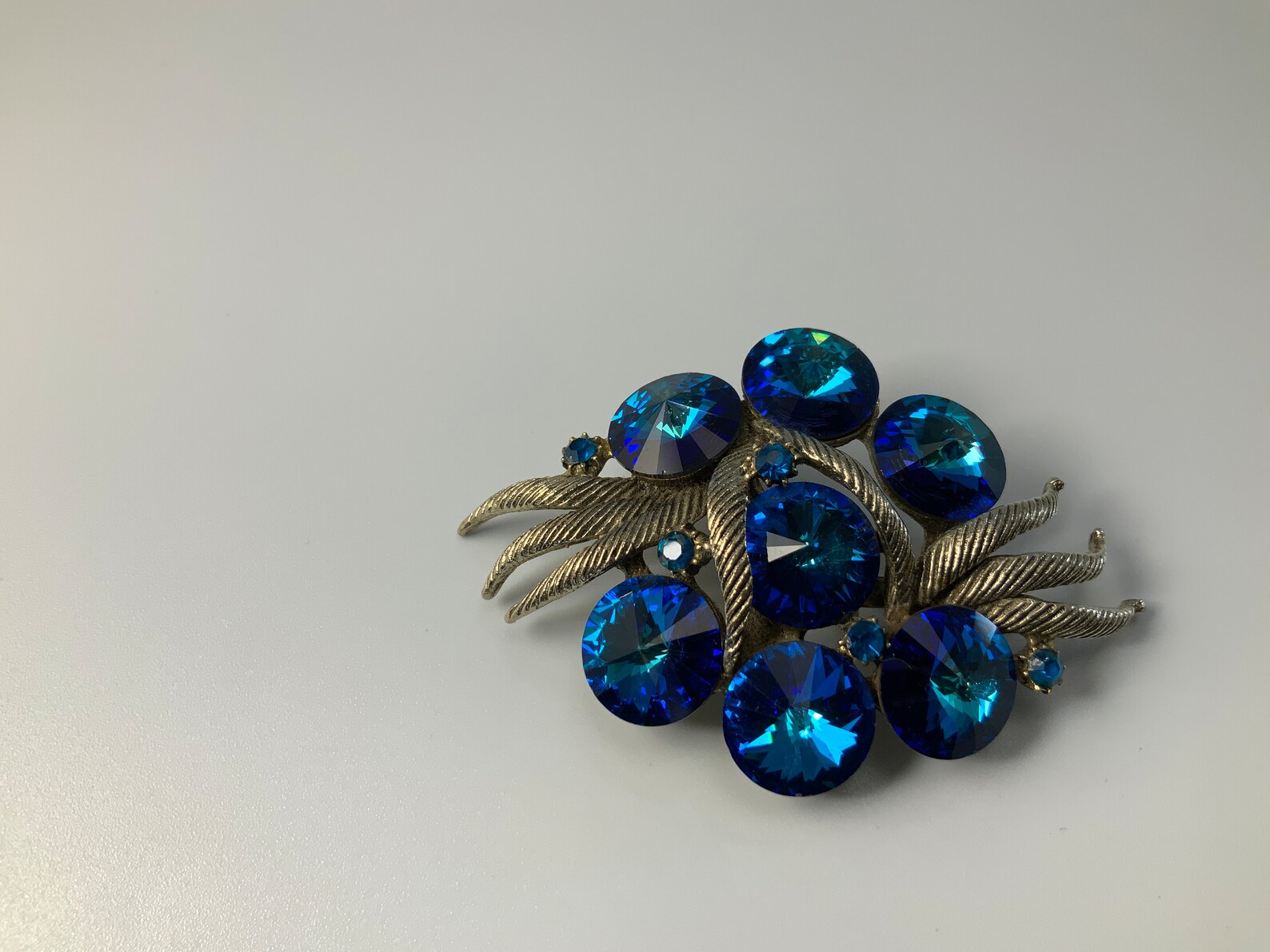 Vintage Austrian Crystals Brooch - STUNNING Blue Colors-measuring ...