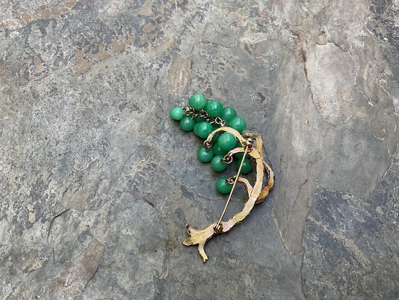 1950’s *RARE find*weeping Willow drop in jade brooch-… - Gem