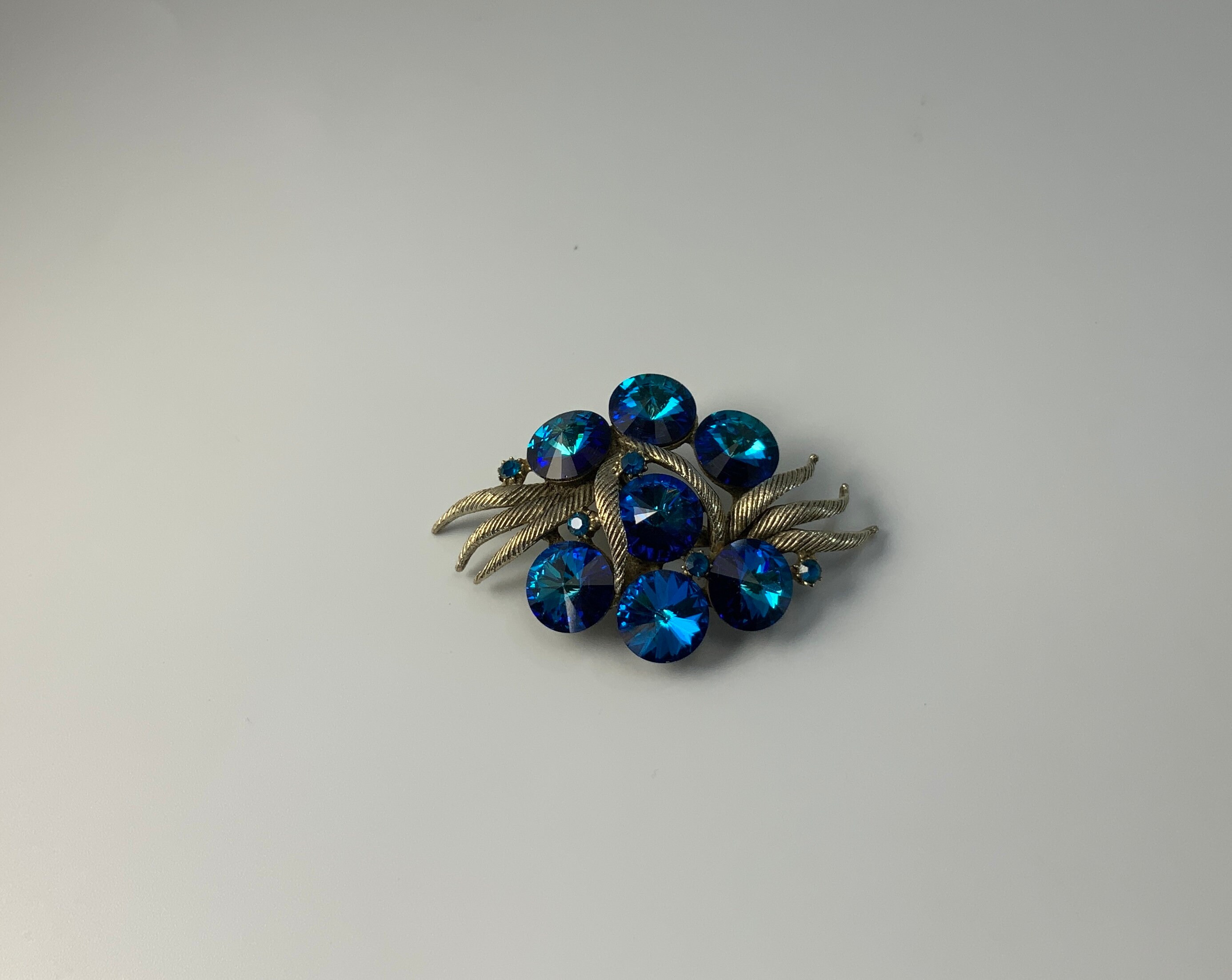 Vintage Austrian Crystals Brooch - STUNNING Blue Colors-measuring ...