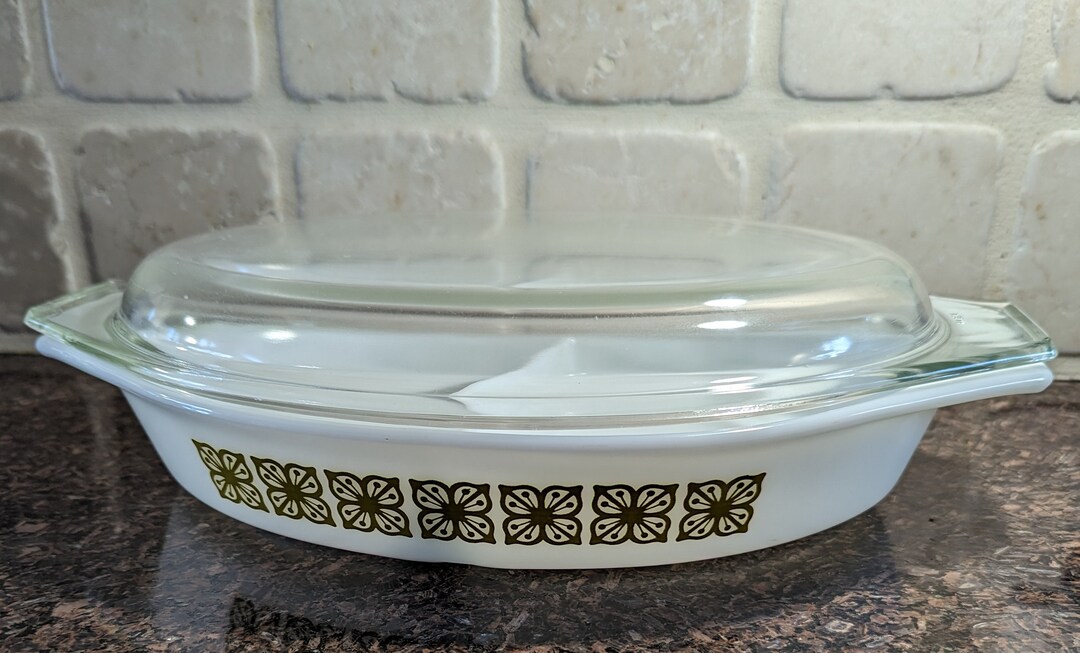 1960s Pyrex Verde Square Flower Divided Covered Casserole 1 1/2 Quart ...