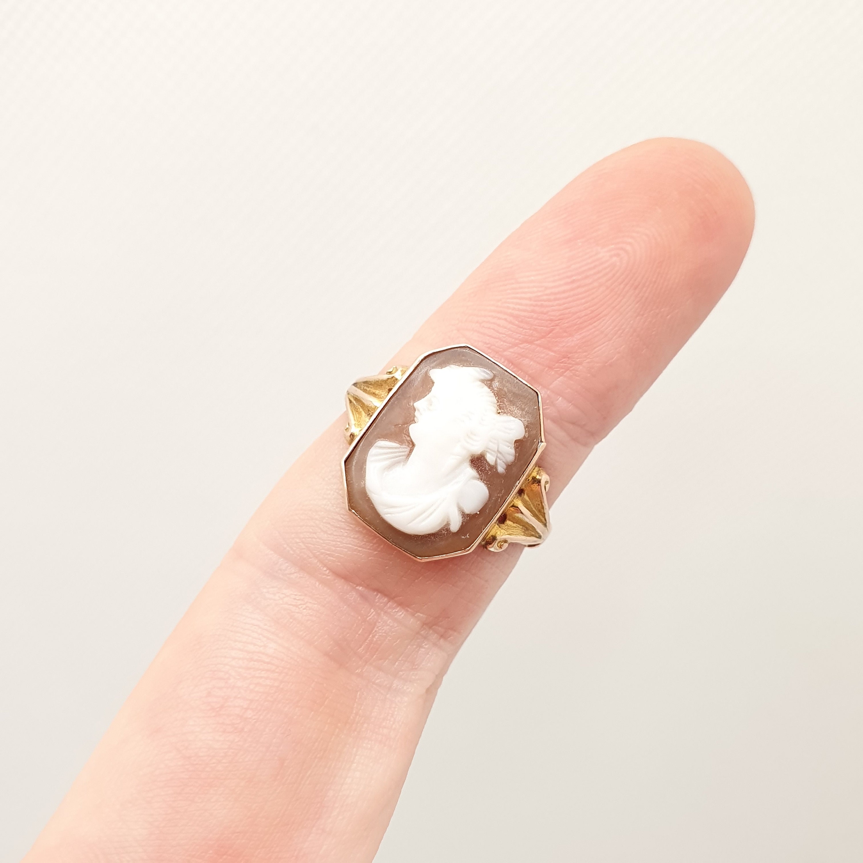 Antique 9ct Gold Cameo Ring 1917 Hallmark Solid 9k 375 Antique 9ct Gold Cameo Ring 1917 Hallmark Solid 9k 375