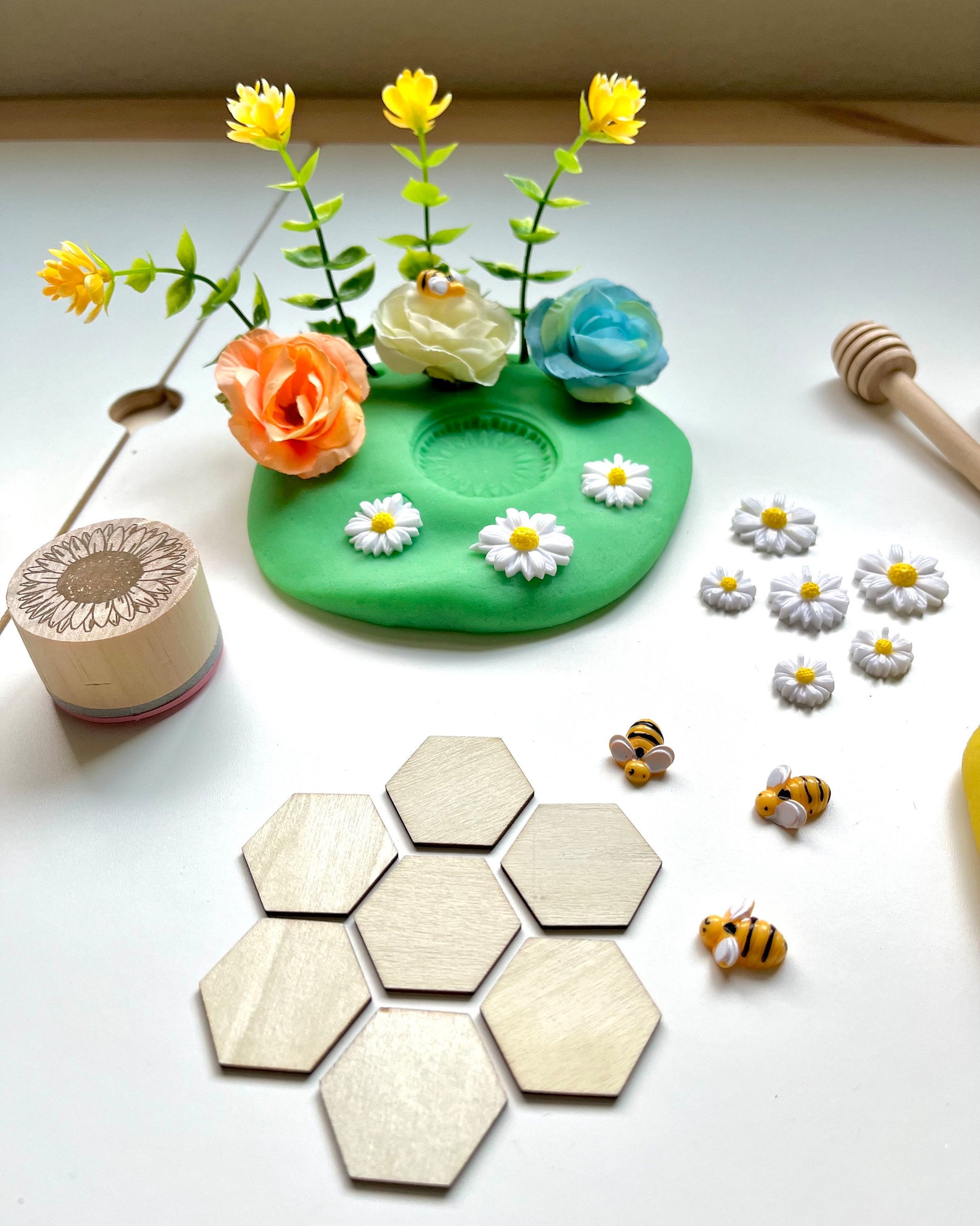 Honey Bee Sensory Kit | Play Dough Sensory Bin | Pollinator | Toddler ...