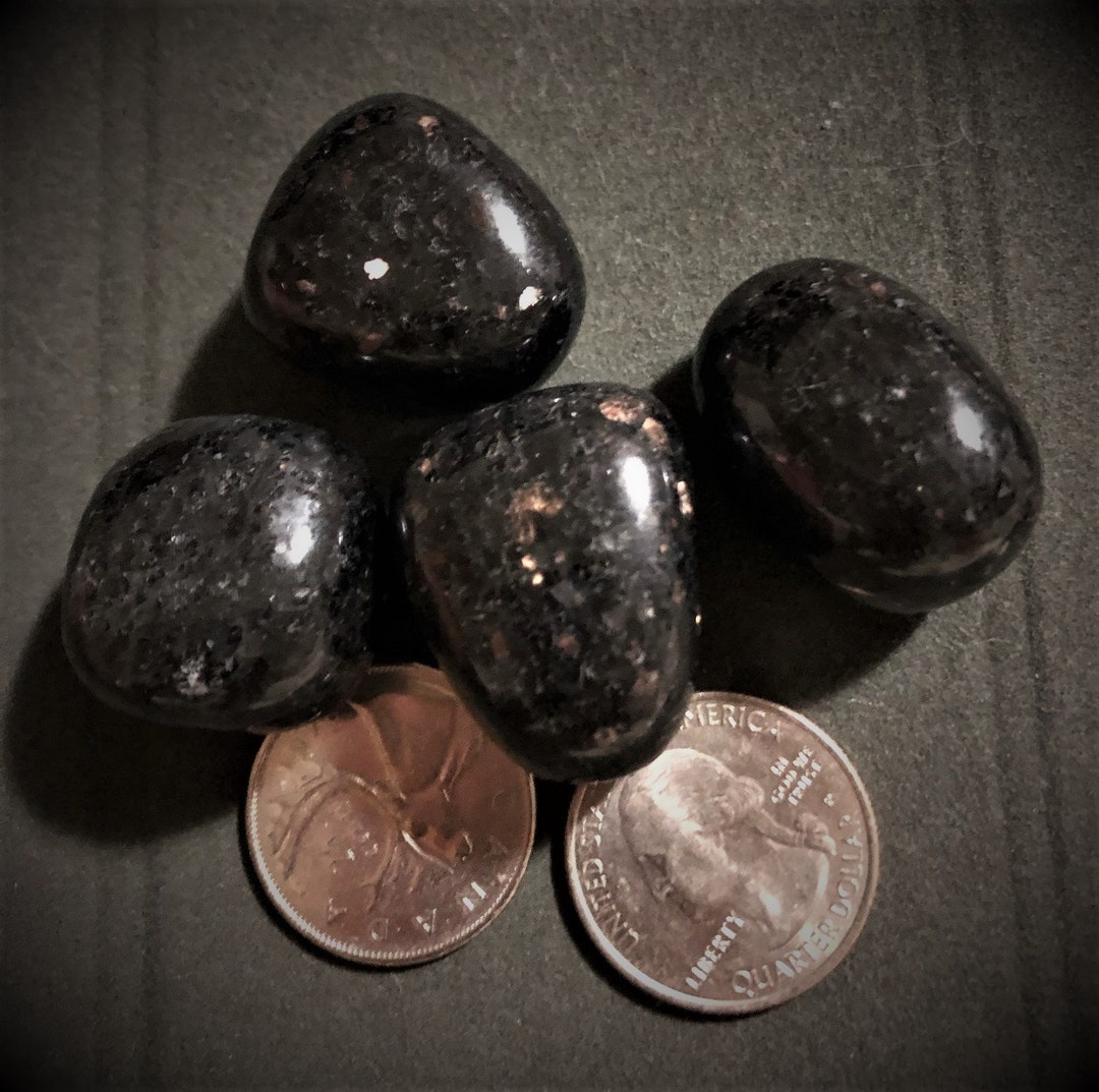 Nuummite / witches Stone Tumbled Nuumite - Etsy UK