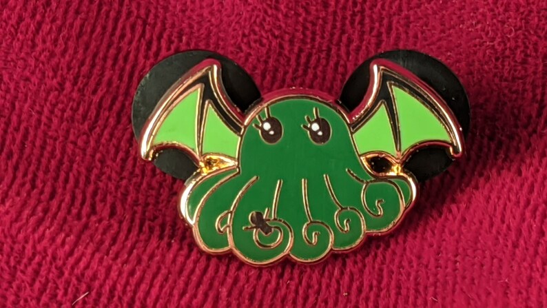 Cthulhu Pin Lovecraft pin for backpack or clothing | Etsy