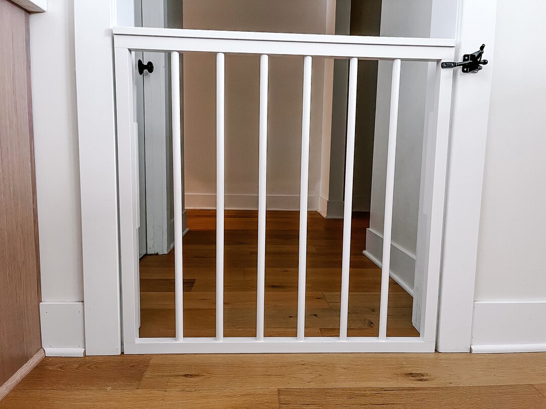 Custom Round Spindle Wooden Gate | Baby Gate | Stairway Gate| White ...