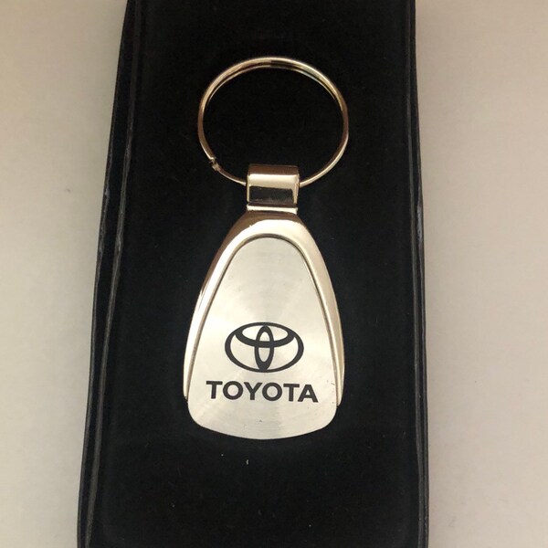Toyota Car Logo Keychain - Etsy