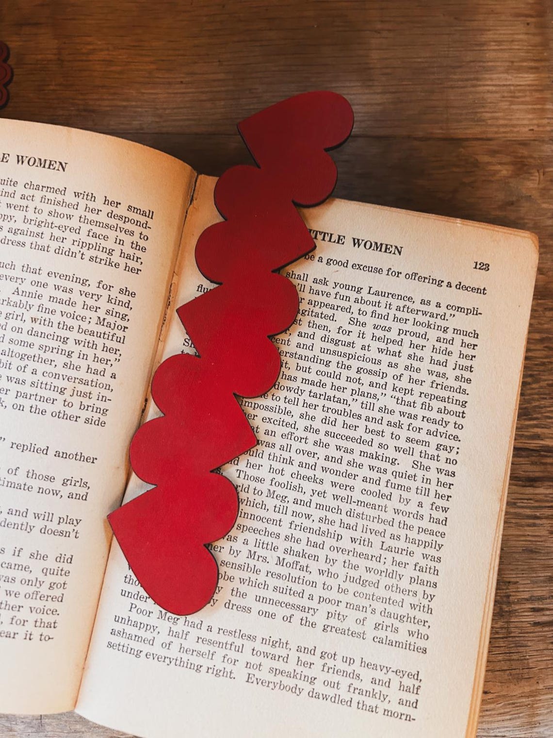 String of Hearts Bookmark, Valentine Bookmark, Gift for Reader - Etsy