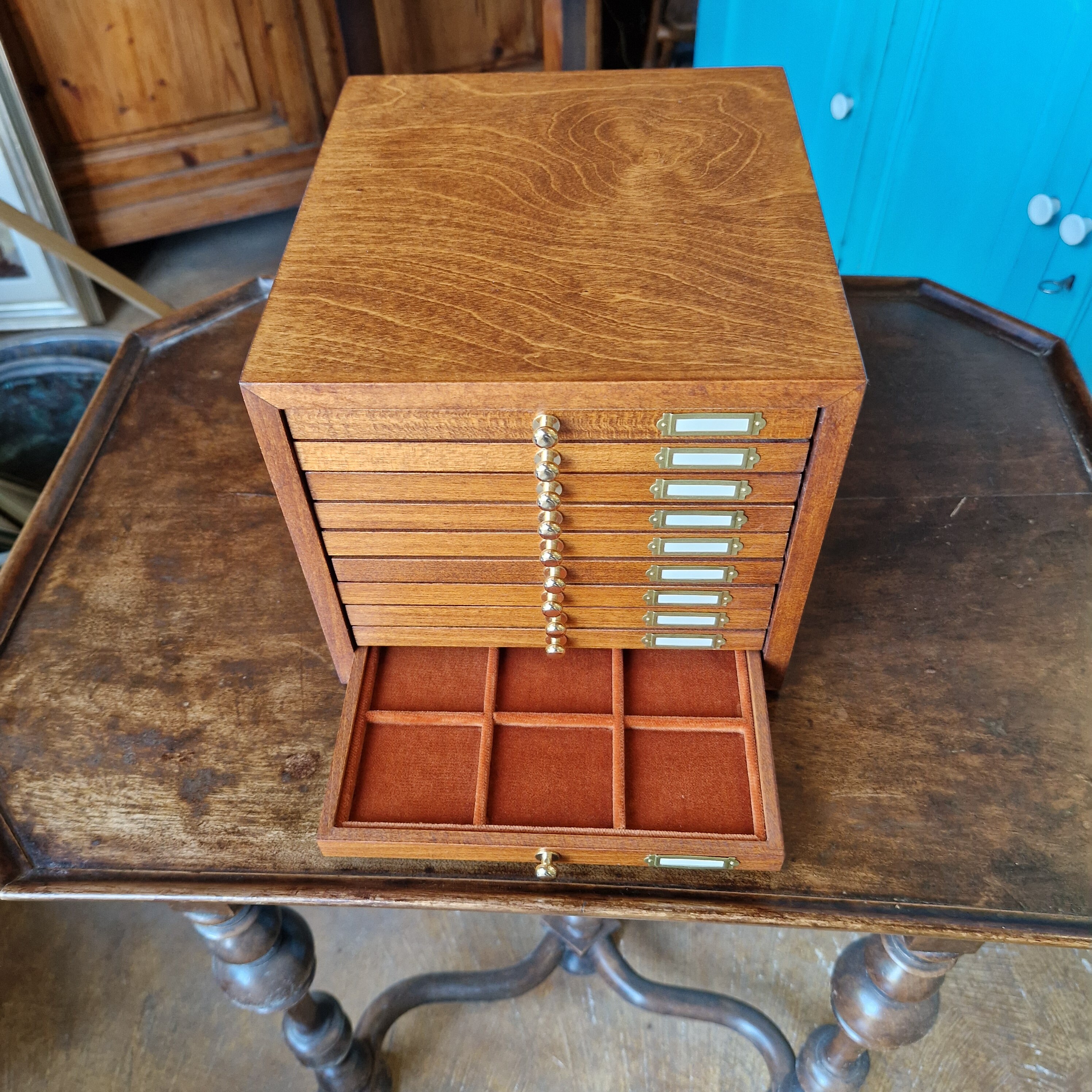 Art. CAM10 Wooden coin box for ancient coins, Gold, Silver. Coin ...