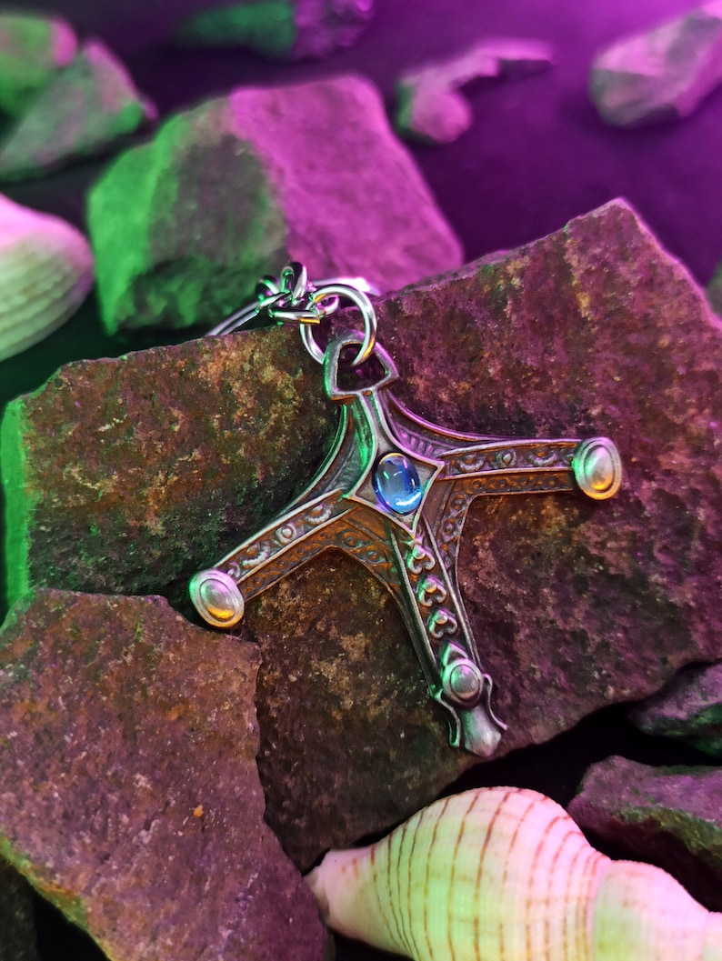 Bloodborne Necklace Sword Hunter Badge Keychain Bloodborne - Etsy