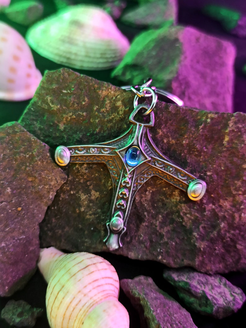 Bloodborne Necklace Sword Hunter Badge Keychain Bloodborne - Etsy