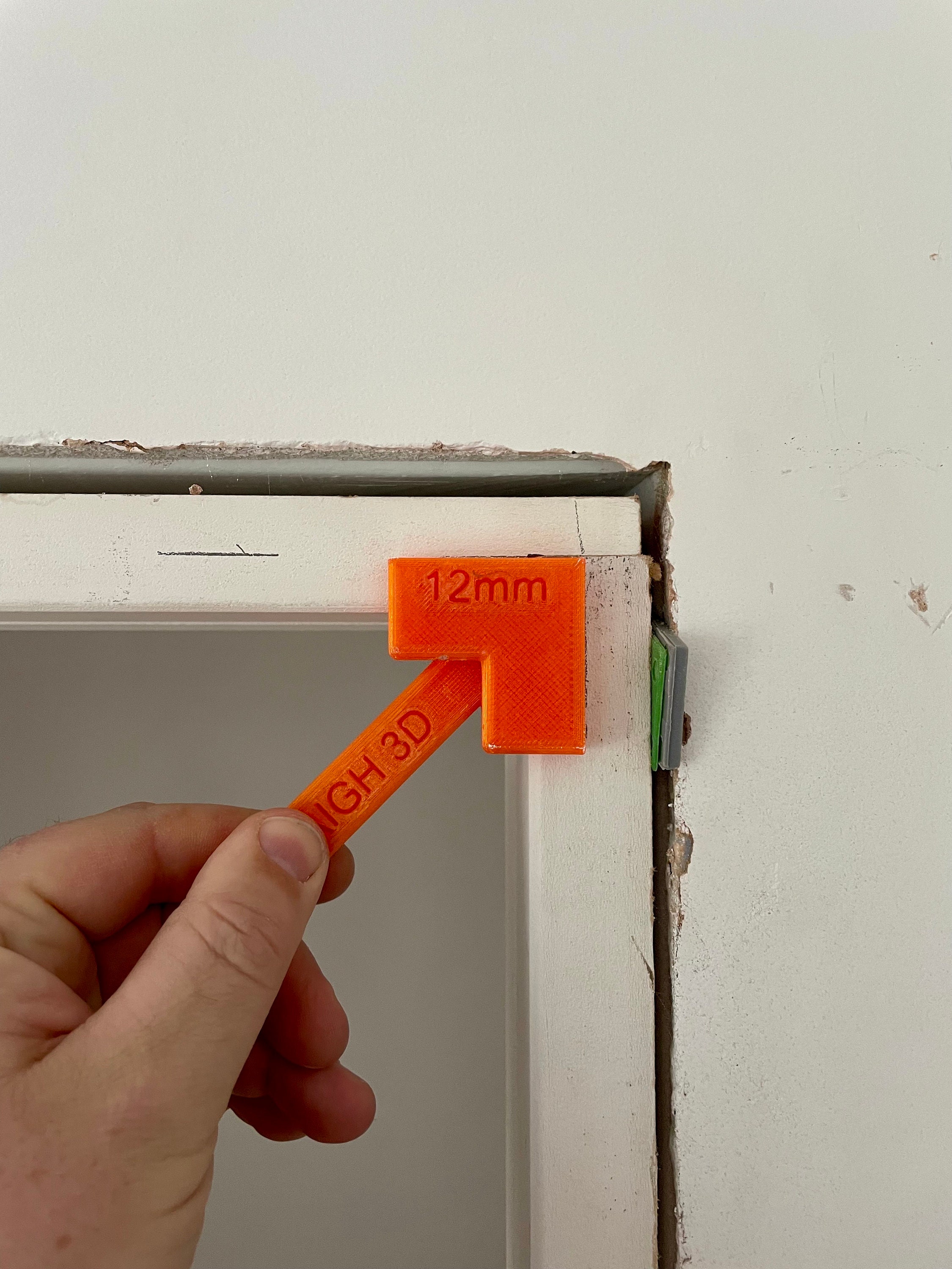 Quick and Accurate Architrave Measuring & Mounting Tool - 6mm Setback ...