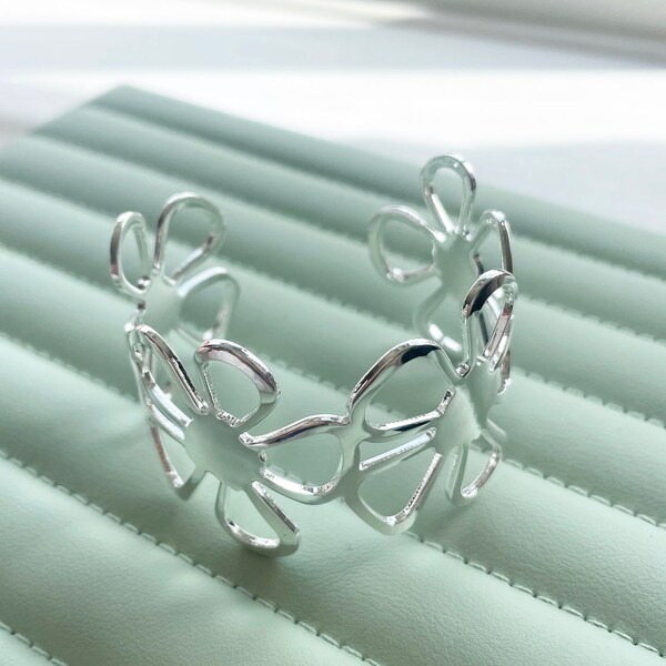 Flower Bangle - Etsy