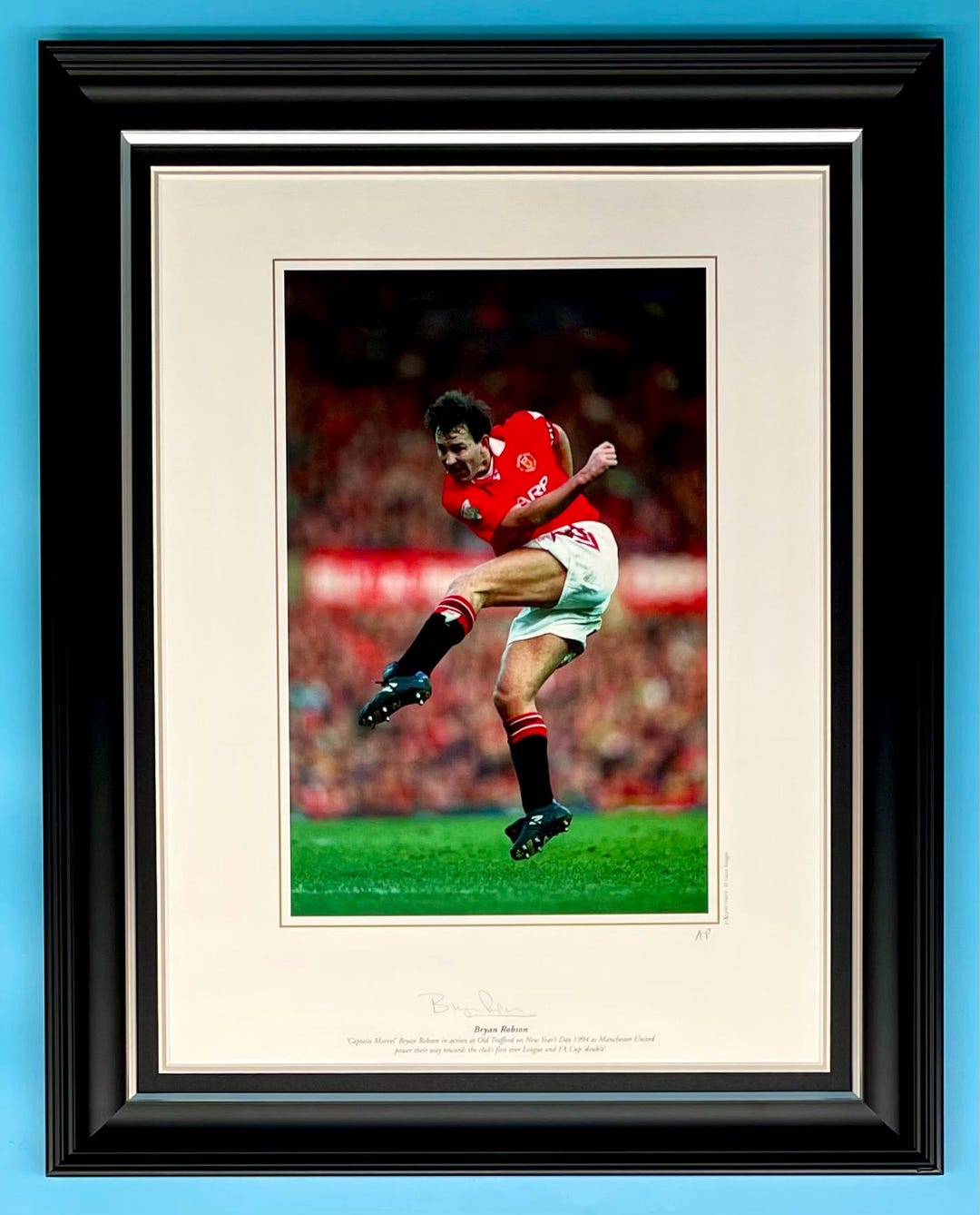 Bryan Robson Signed Photo in Luxury Handmade Wooden Frame & AFTAL ...