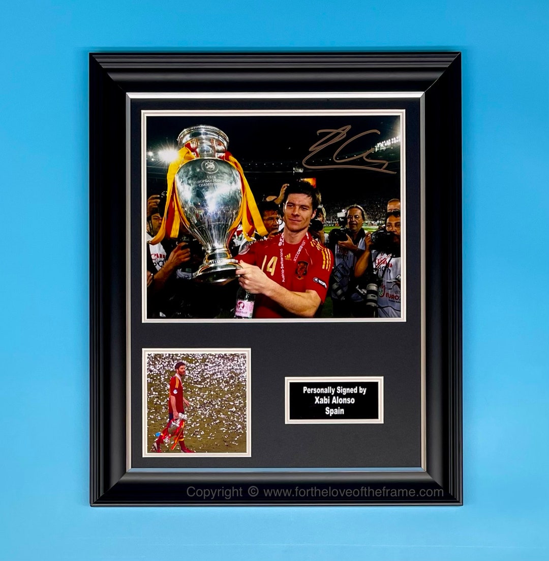 Xabi Alonso Signed Spain Photo in Luxury Handmade Wooden Frame & COA ...