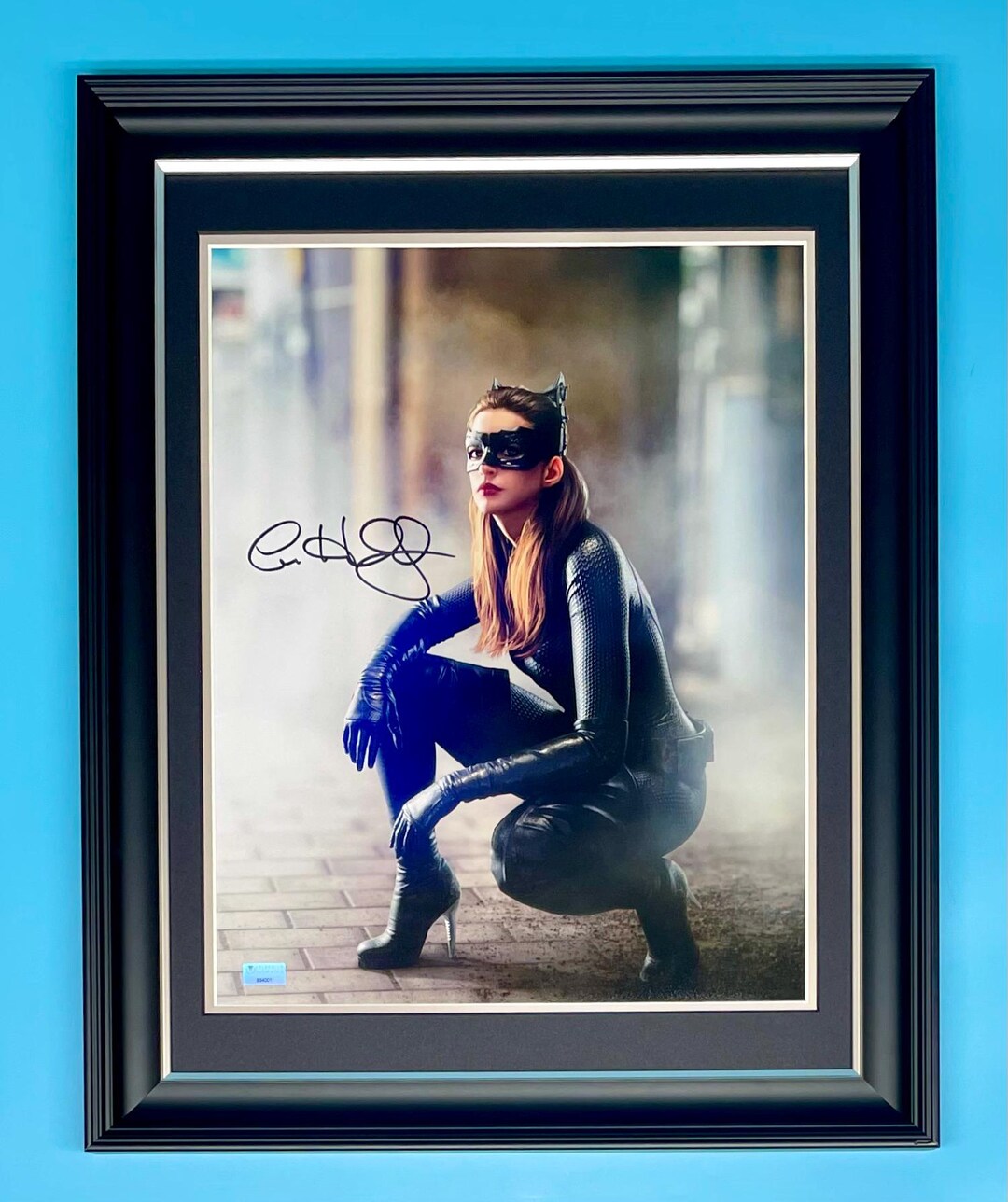 Anne Hathaway Signed Photo in Luxury Handmade Wooden Frame With Beckett ...