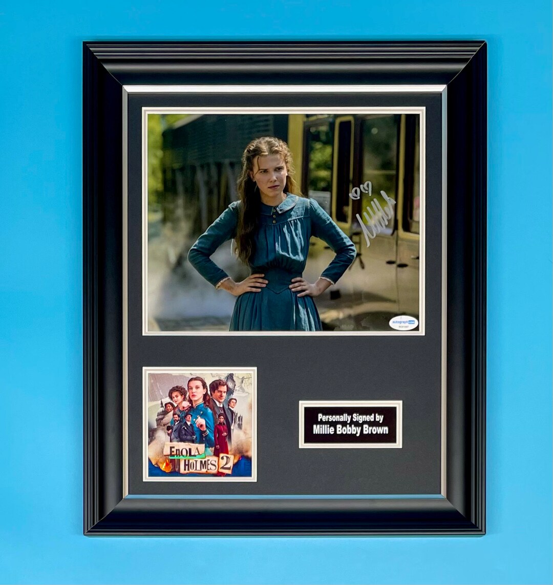 Millie Bobby Brown Signed Photo in Luxury Handmade Wooden Frame With ...