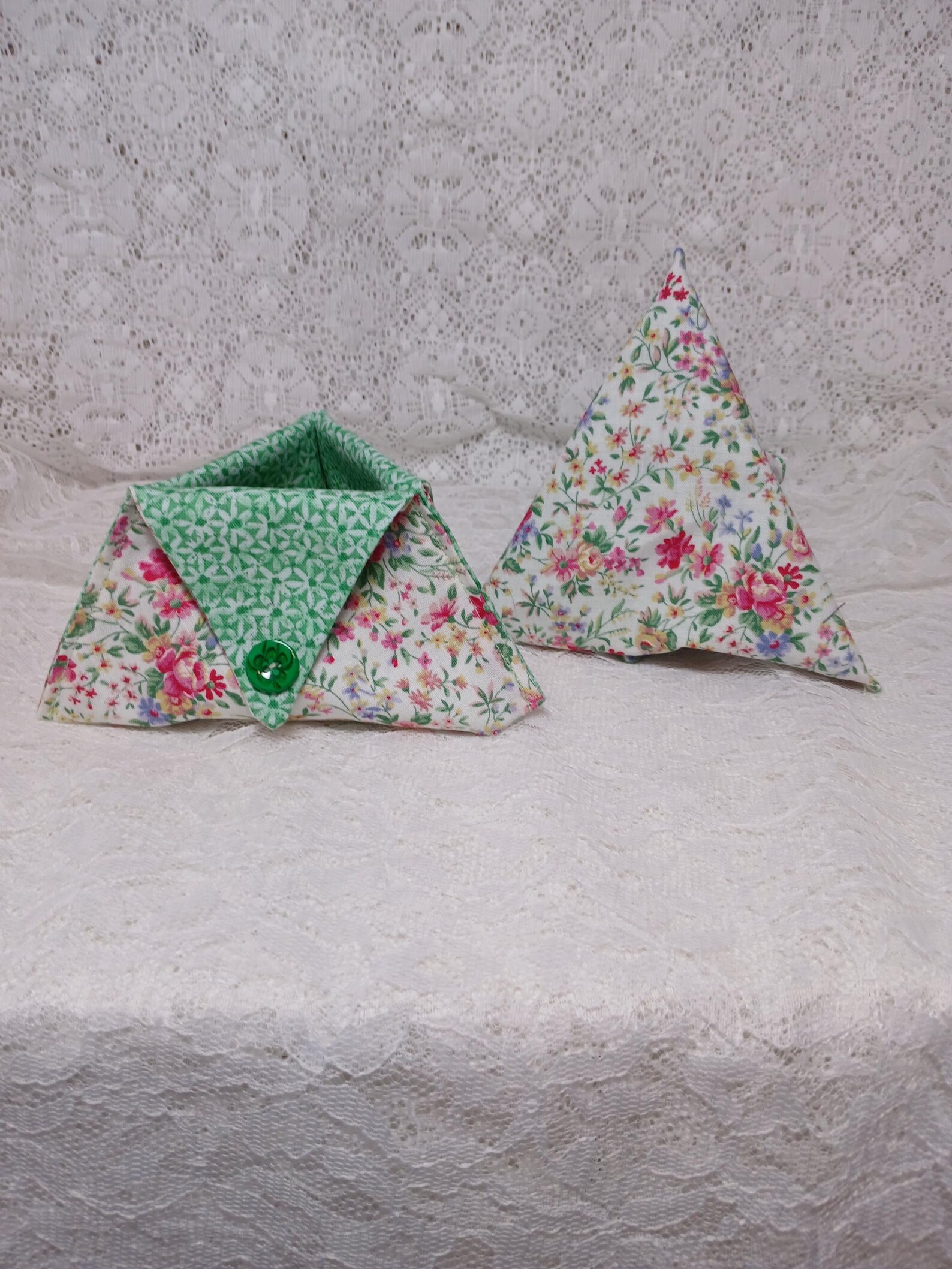 Floral Snippet Catcher: Fold and Go Thread Collector - Etsy