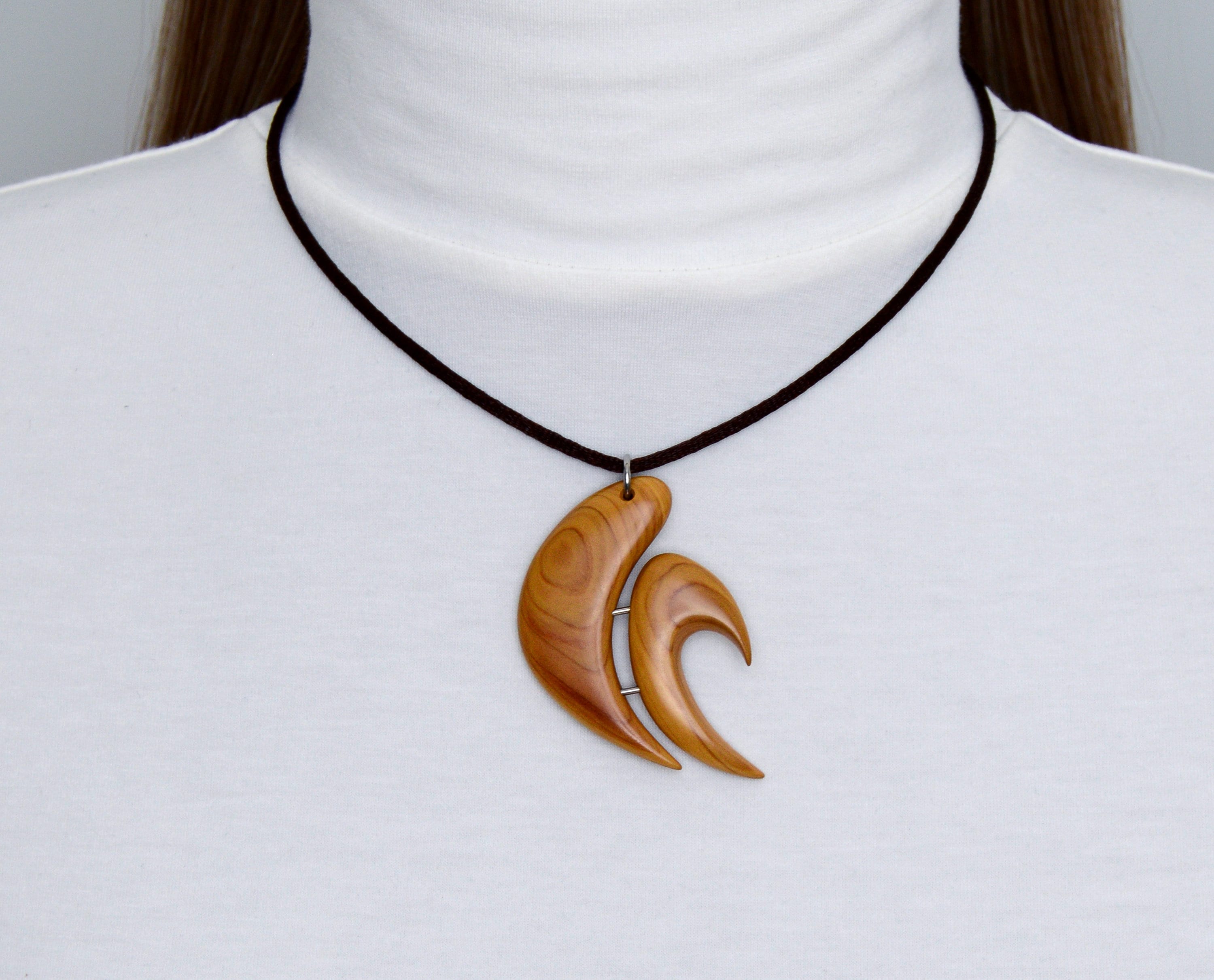 Contemporary Minimalist Jewelry Pendant and Earrings Jewelry Set Wooden ...