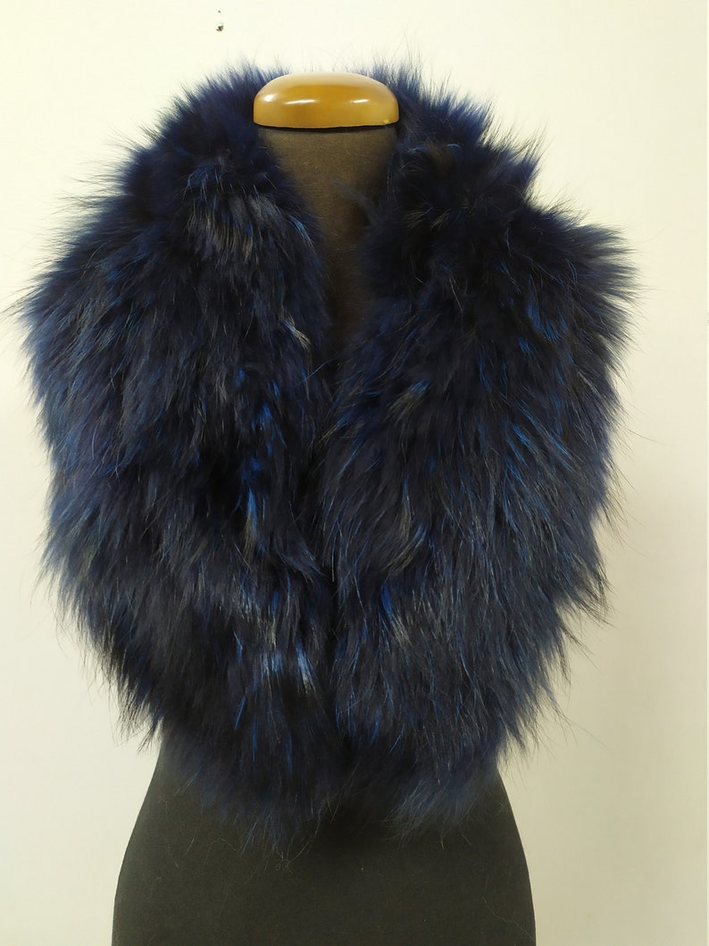 Blue Finn Raccoon Fur Collar: Winter Coat Accessory - Etsy
