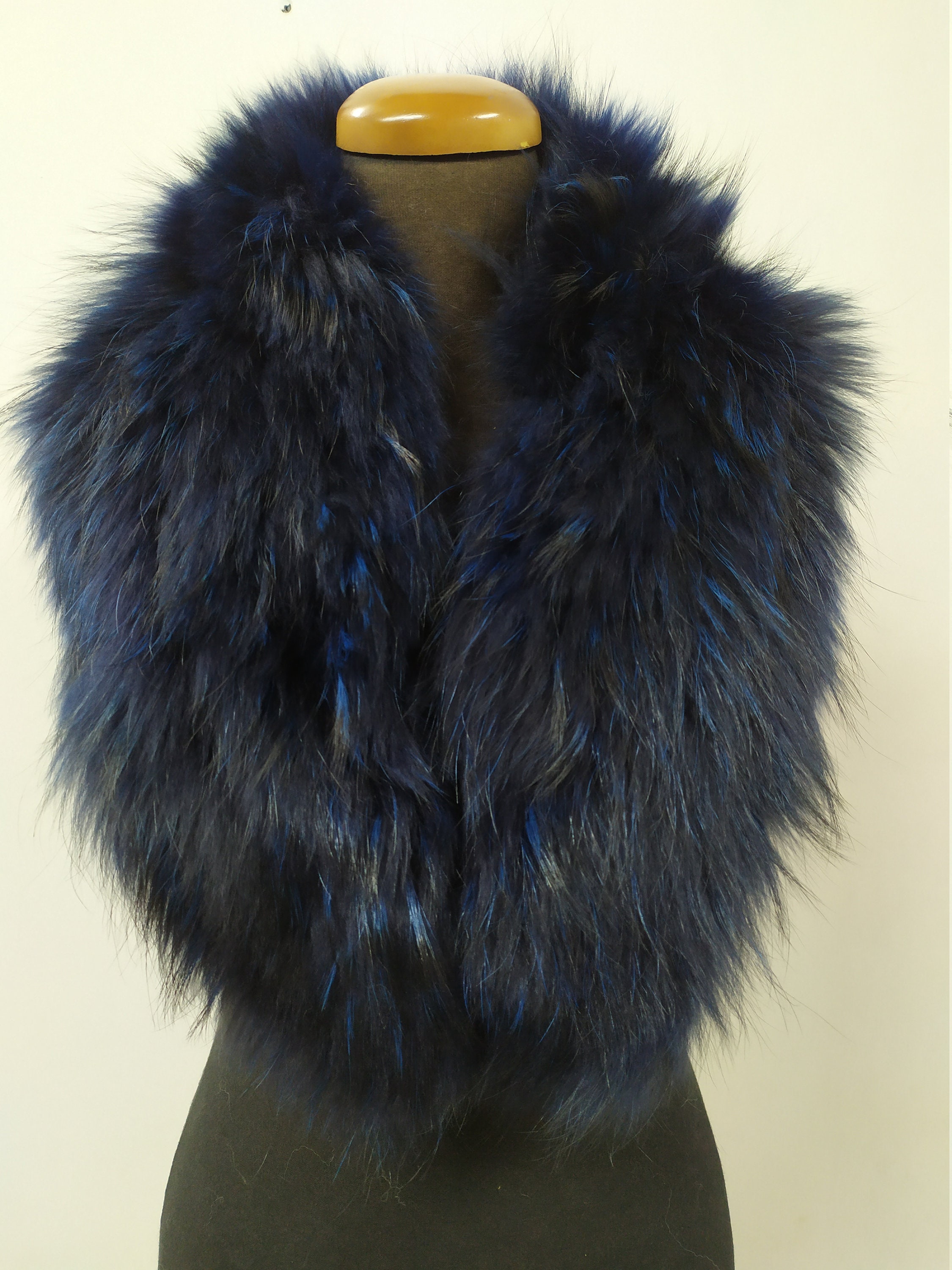 Blue Finn Raccoon Fur Collar: Winter Coat Accessory - Etsy