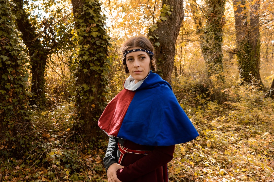 Mi Parti, Medieval 14th Century Liripipe Medieval Hood Made of Wool in ...