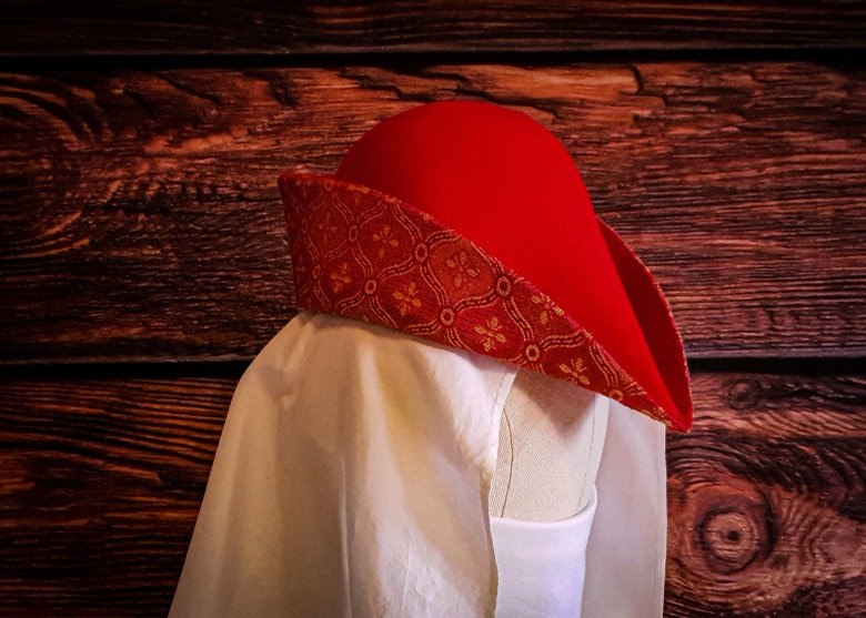 Bycocket, Medieval Wool Felt Cap With Lined Brim in Brocade Fabric ...