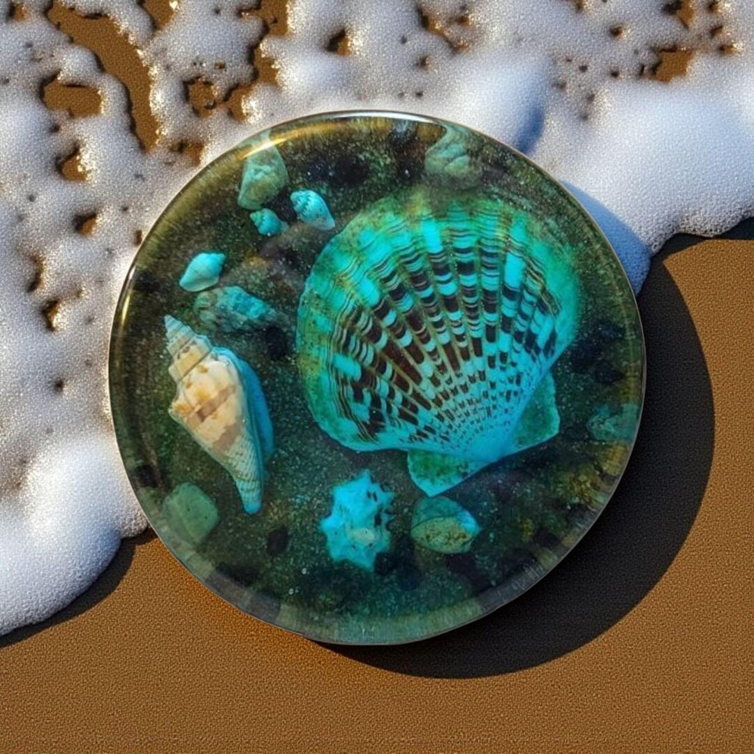 Window of the Aether-sea | Ocean Lovers Resin Art With Real Shells ...