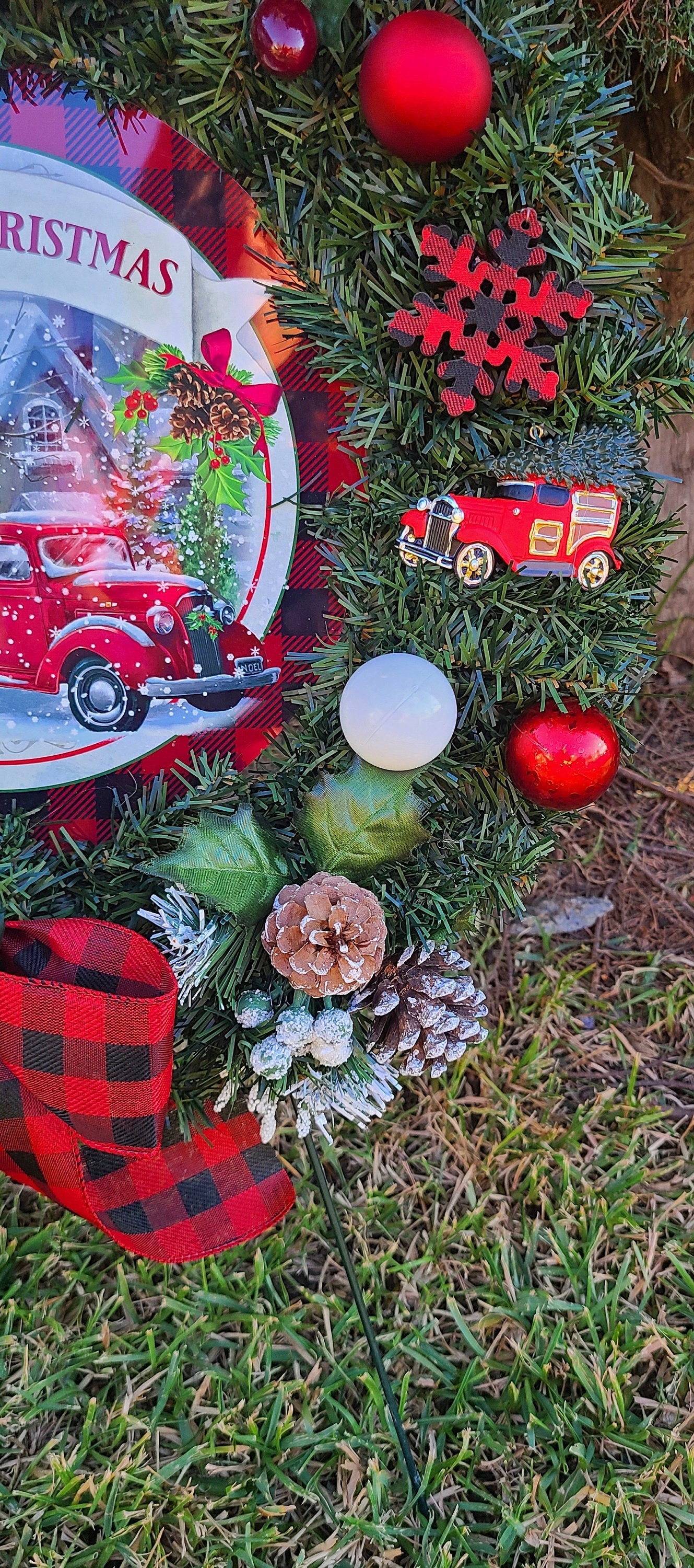 18 Merry Christmas Red Truck Cemetery Christmas Wreath, Gravesite ...