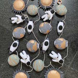 Solar System Garland/ Space Theme Bedroom and Nursery Decor/ Felt ...