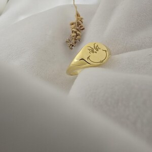 Grinch Ring, Grinch Face Engraved, Signet Rings, Grinch Jewelry, Trendy ...